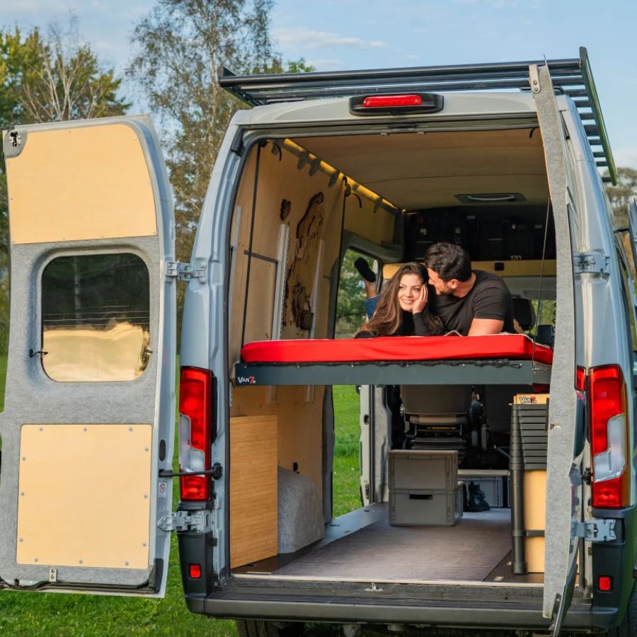 Kastenwagen 4 Schlafpltze Hubbett